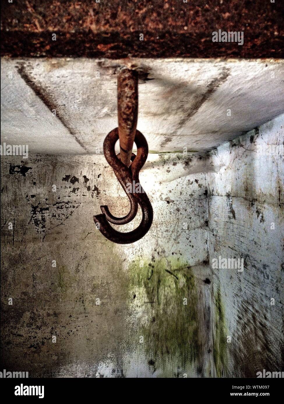 Rusty ceiling hi-res stock photography and images - Alamy