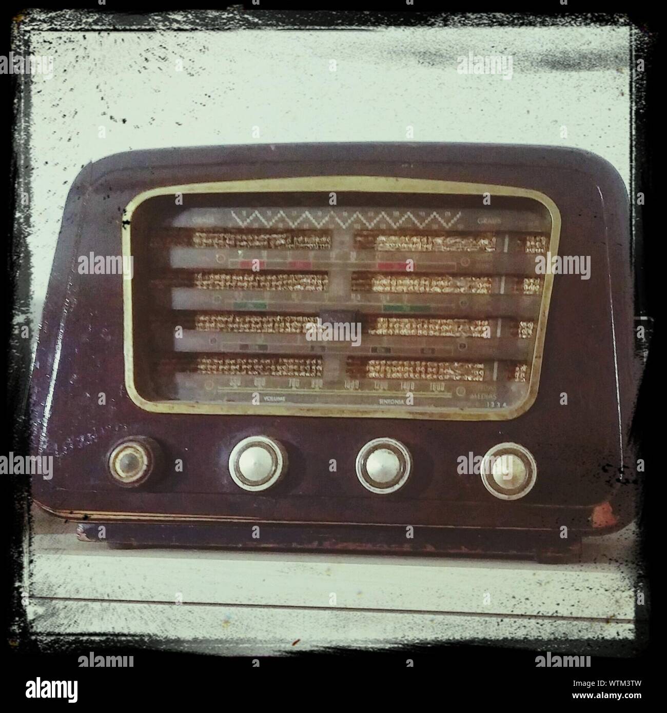 Old Fashioned Radio High Resolution Stock Photography and Images - Alamy