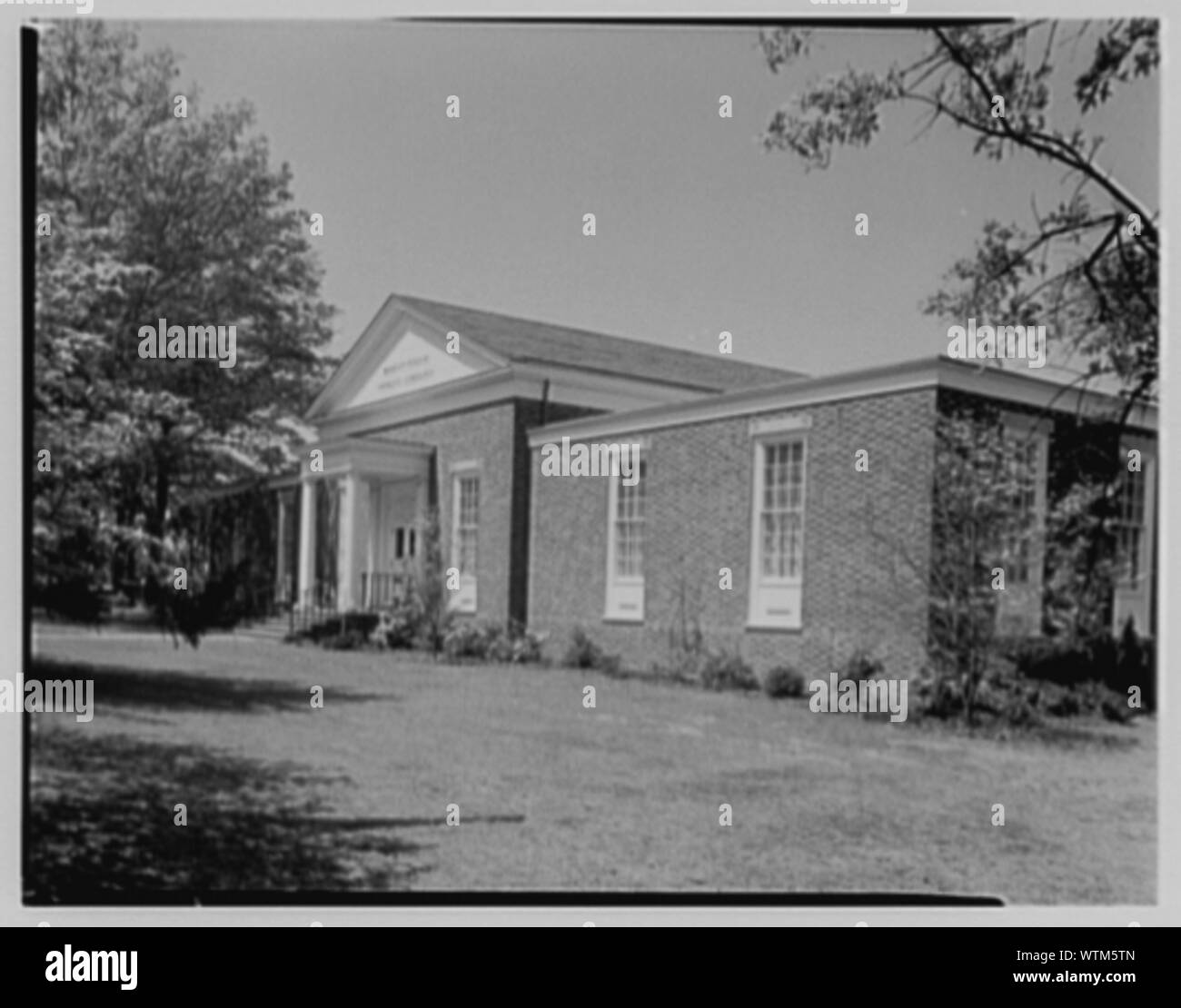 Mount Kisco Public Library Stock Photo - Alamy