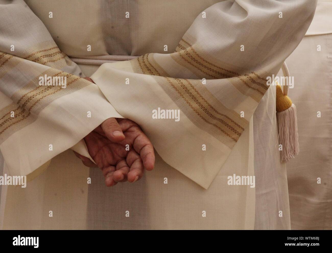 Man with robe hi-res stock photography and images - Alamy