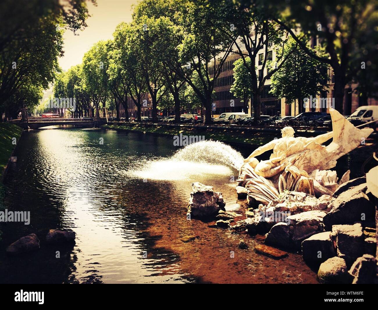 Small urban waterway hi-res stock photography and images - Alamy