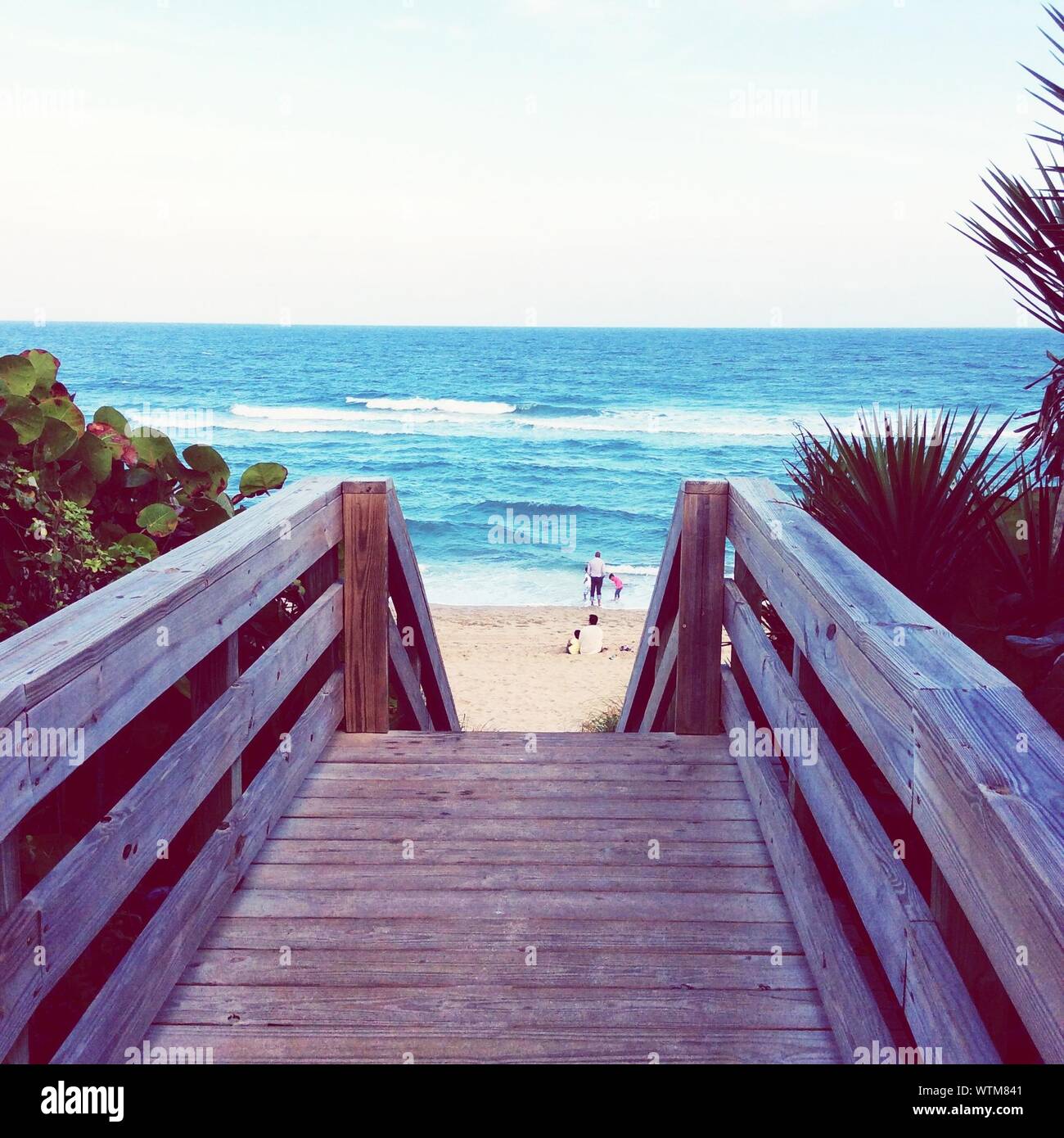 Steps to the beach hi-res stock photography and images - Alamy