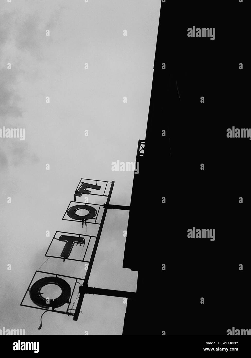 Single neon sign hi-res stock photography and images - Alamy