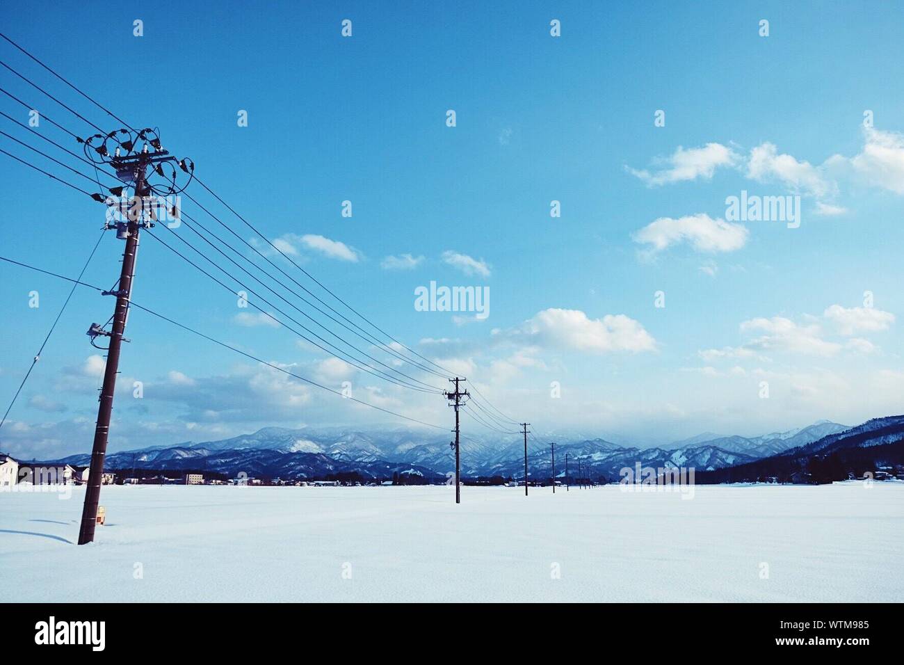 Ski lift pylon hi-res stock photography and images - Alamy