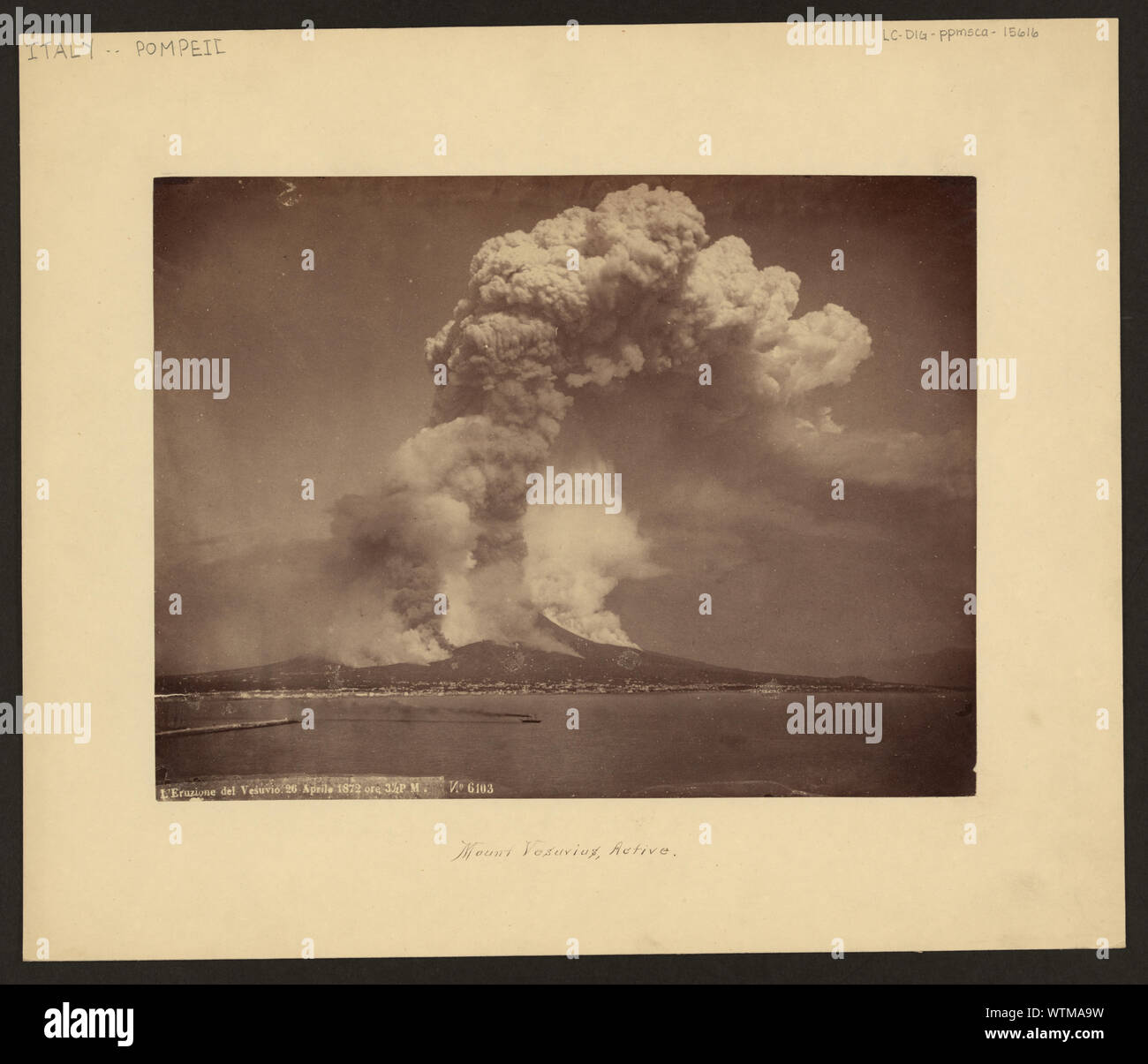 Mount Vesuvius, active Stock Photo - Alamy