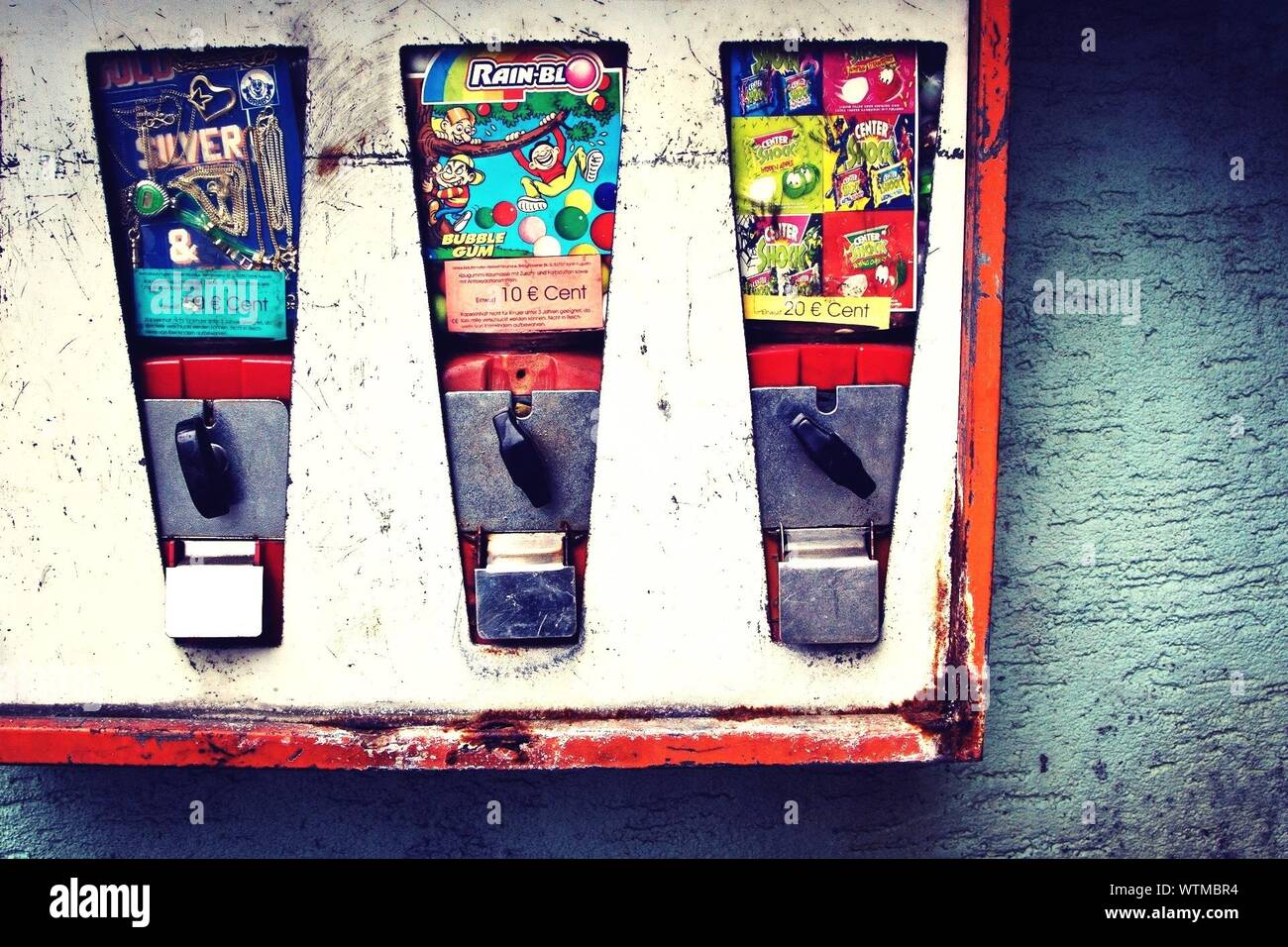 Coin Dispenser High Resolution Stock Photography and Images - Alamy