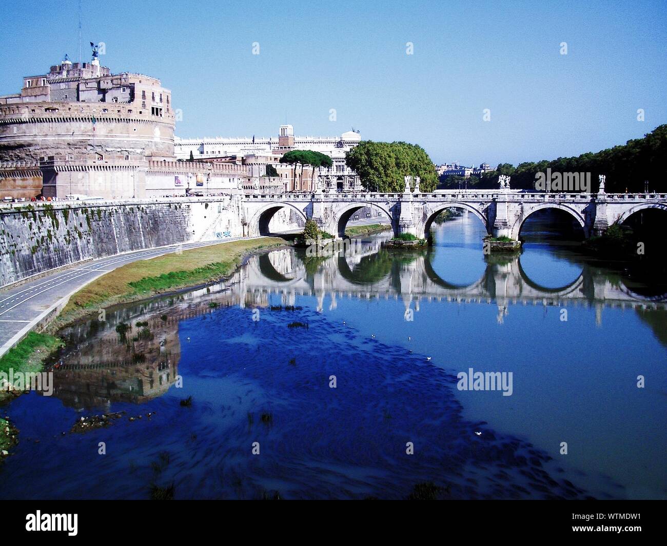 Bridge hadrian hi-res stock photography and images - Alamy