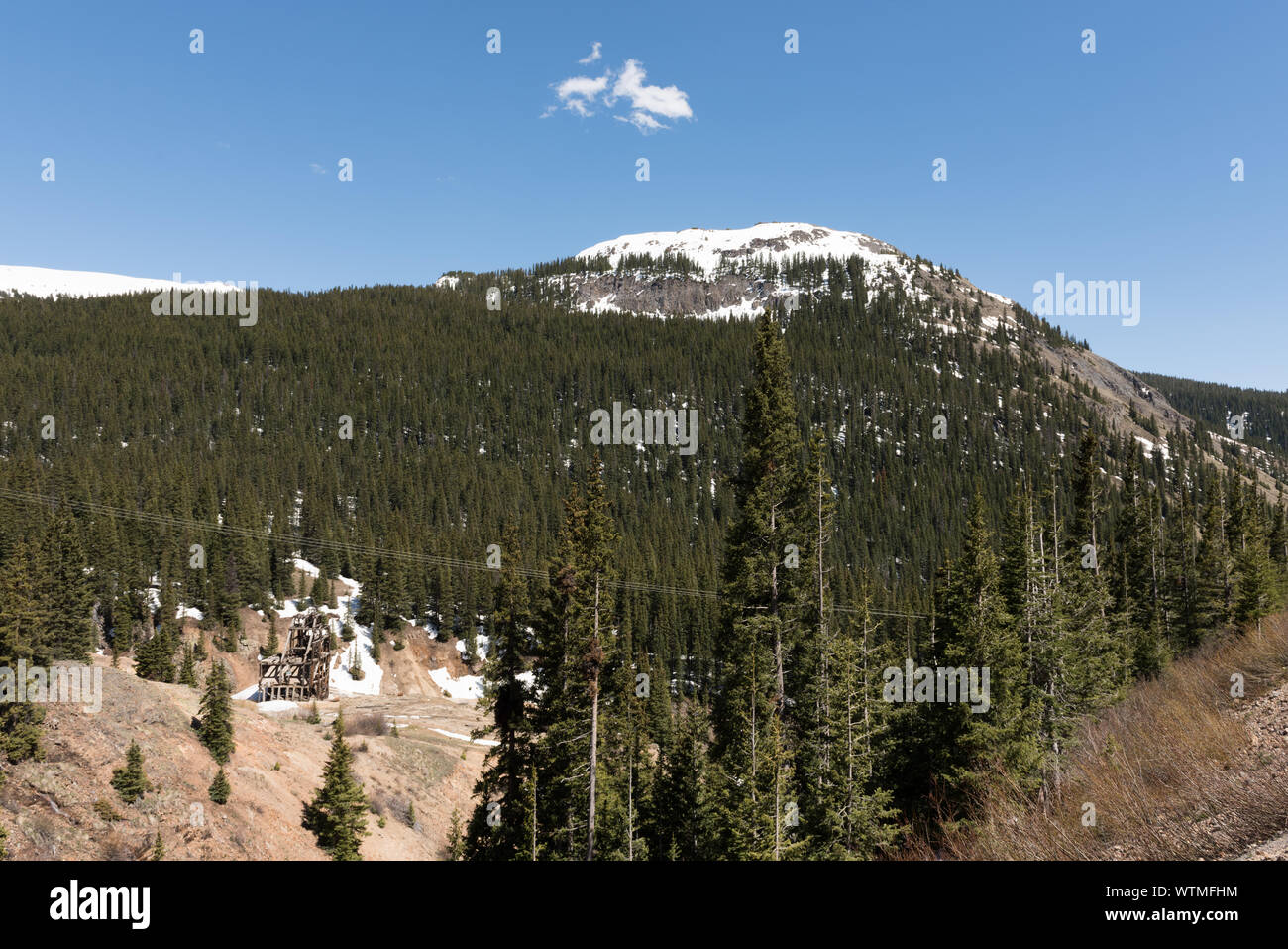 Mountain view along the Million Dollar Highway between Silverton and ...