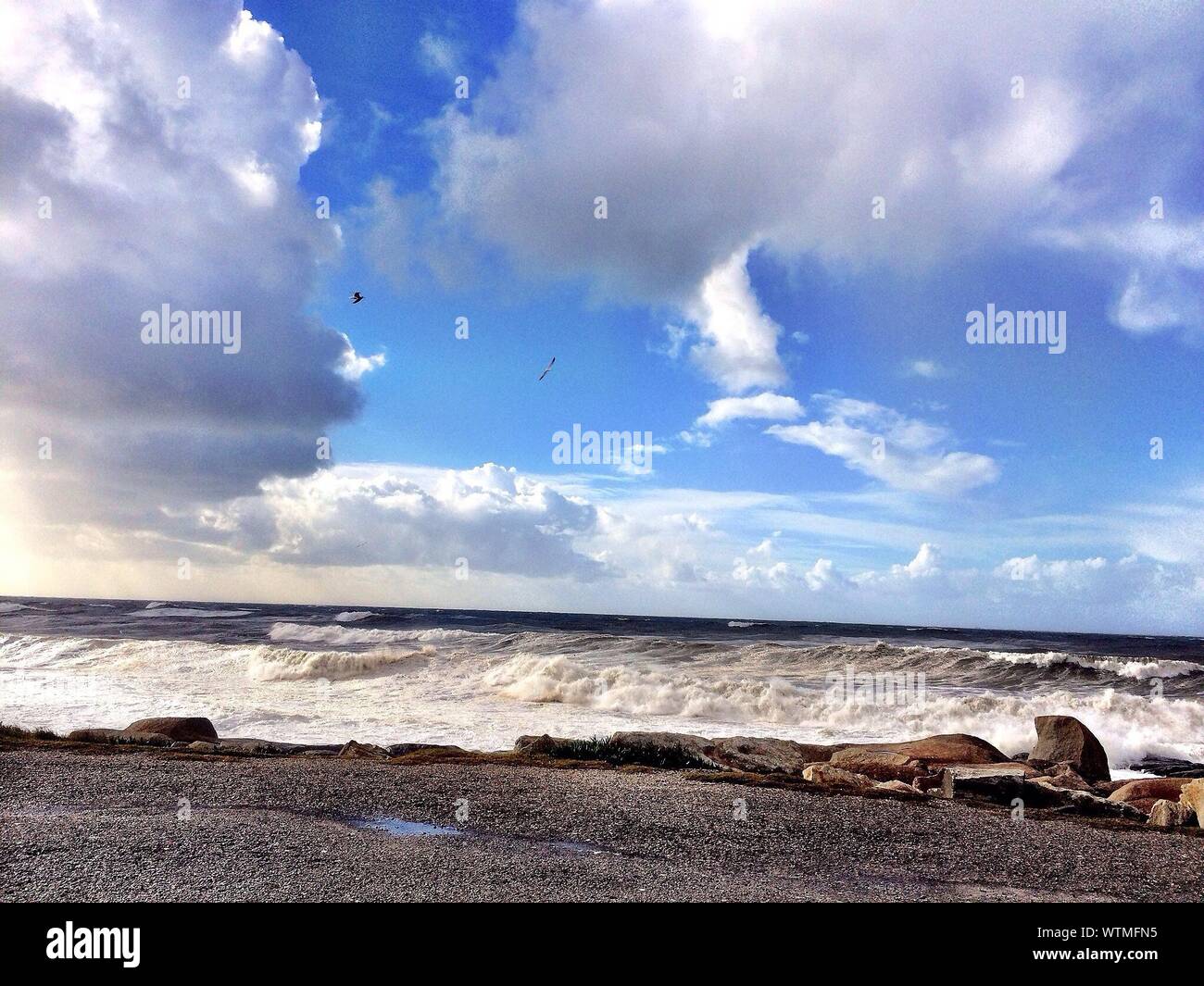 Two tides hi-res stock photography and images - Alamy