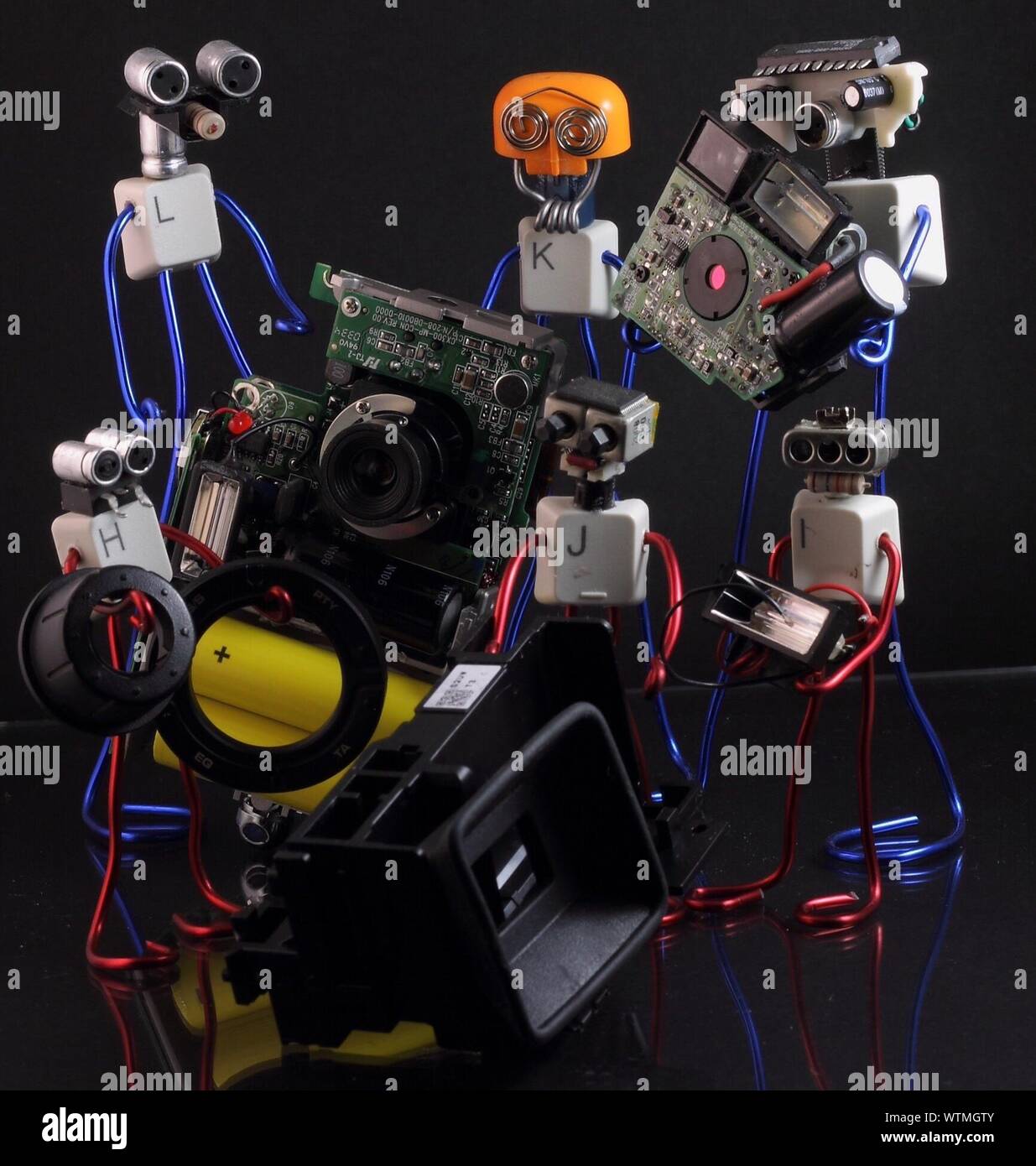 Studio robots hi-res stock photography and images - Alamy