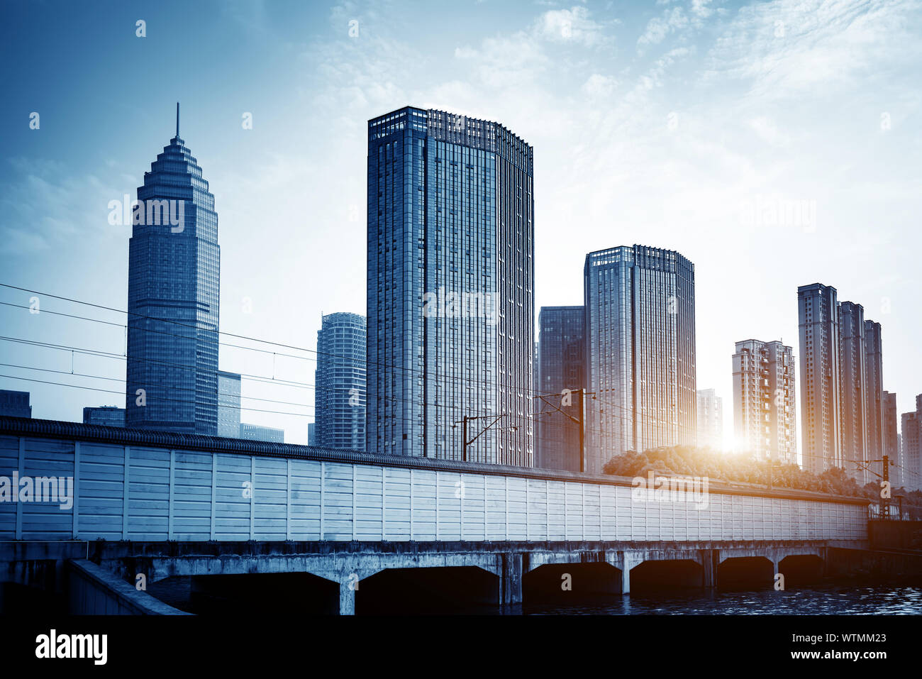 High rise building day tour hi-res stock photography and images - Alamy