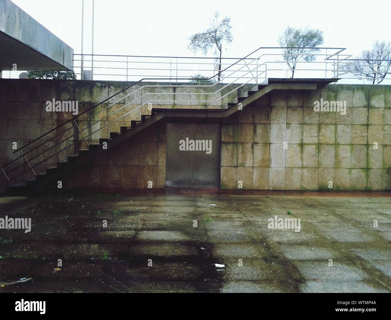 Attached to bridge hi-res stock photography and images - Alamy