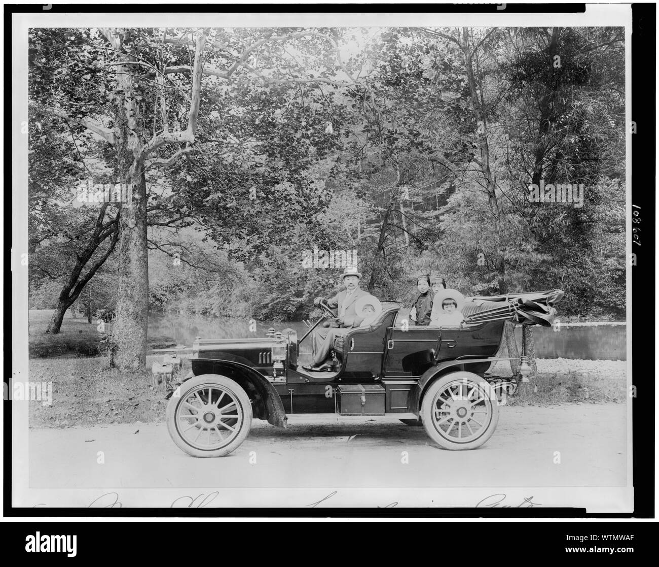 Family auto Black and White Stock Photos & Images - Alamy