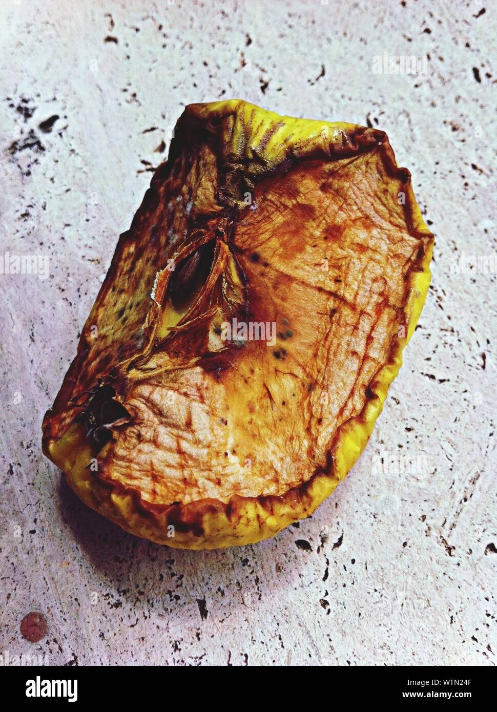 Bad apple slice hi-res stock photography and images - Alamy