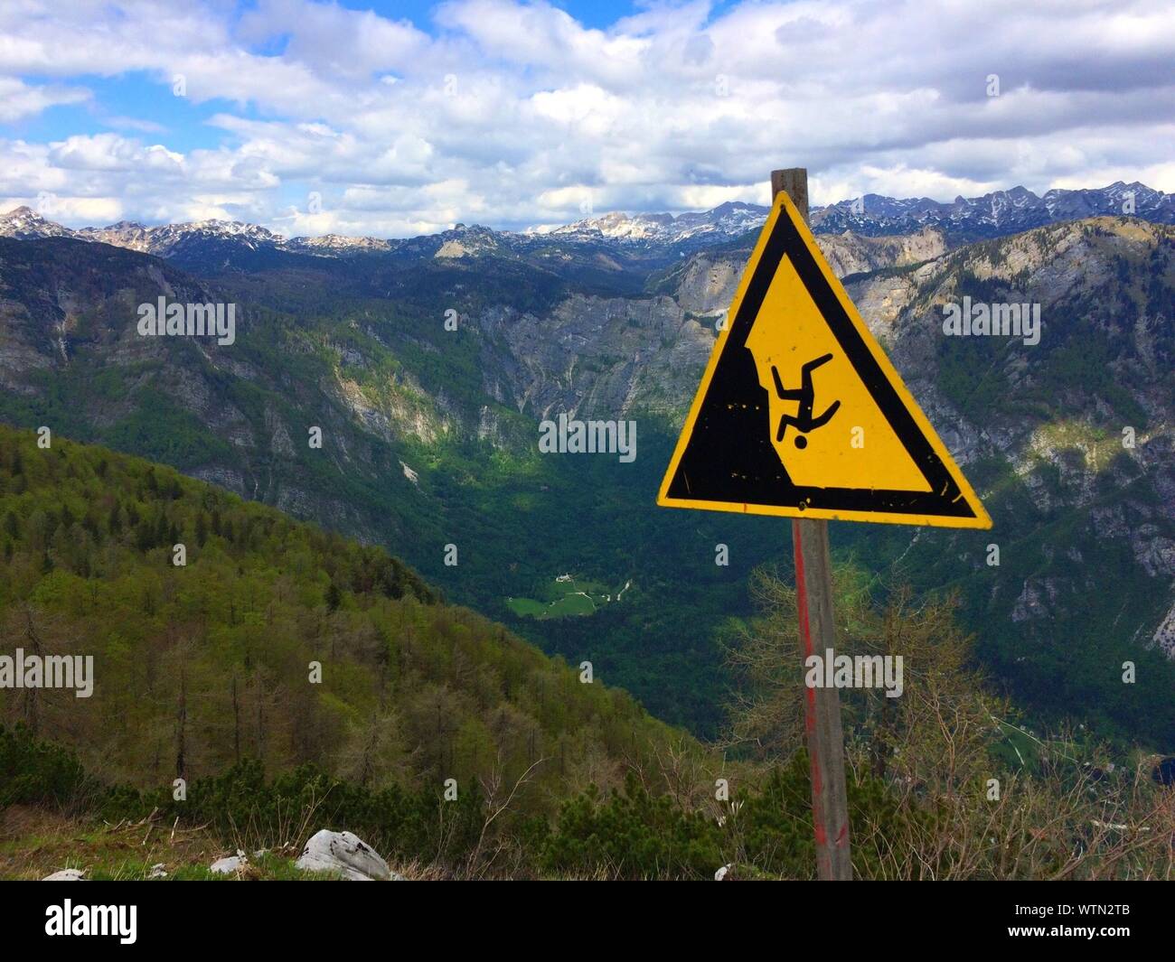 Warning sign in mountains hi-res stock photography and images - Alamy