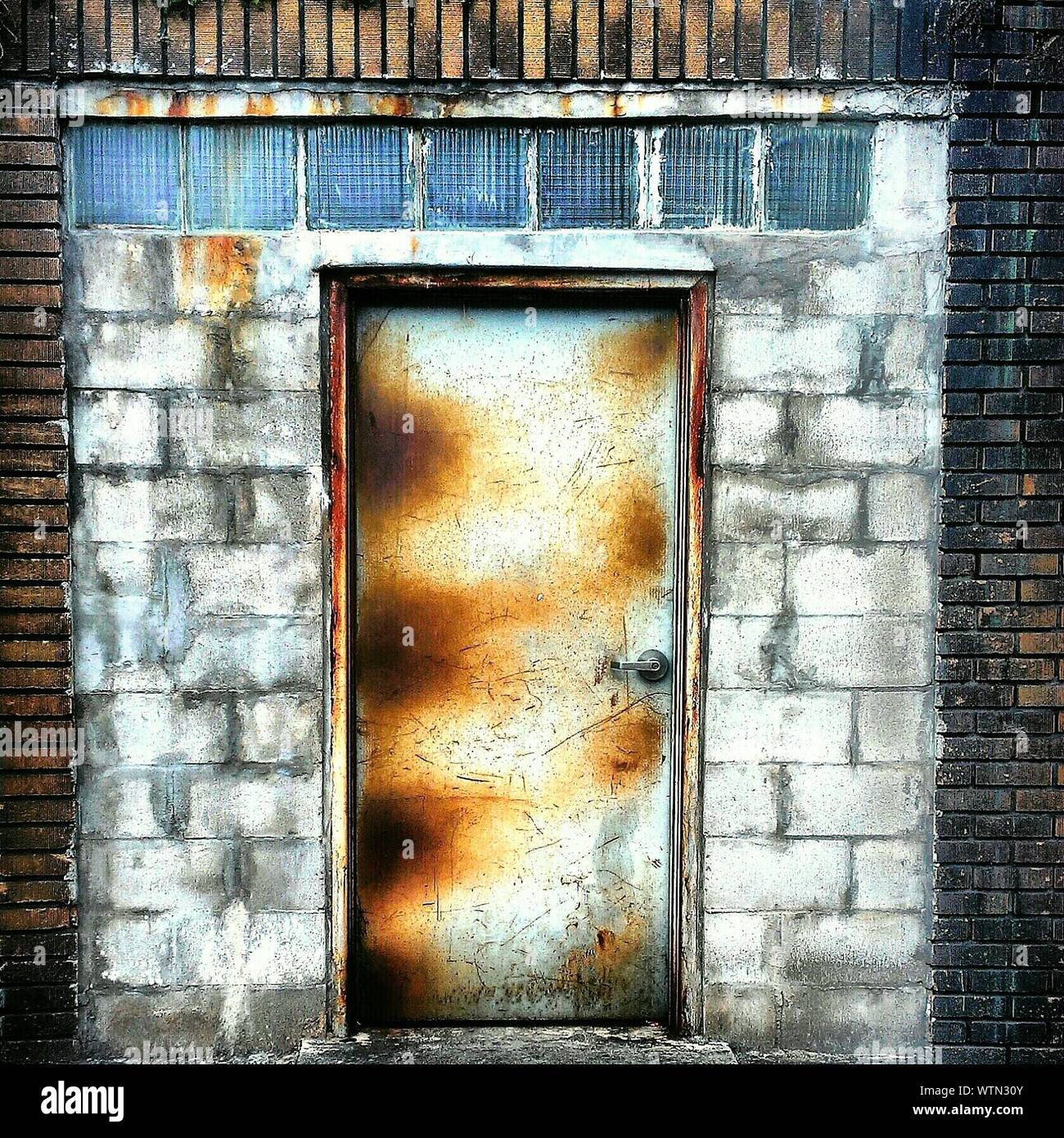 Rusty front hi-res stock photography and images - Alamy