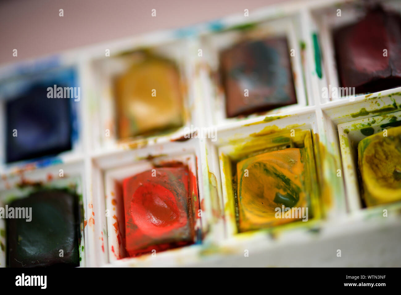 Watercolor box hi-res stock photography and images - Alamy