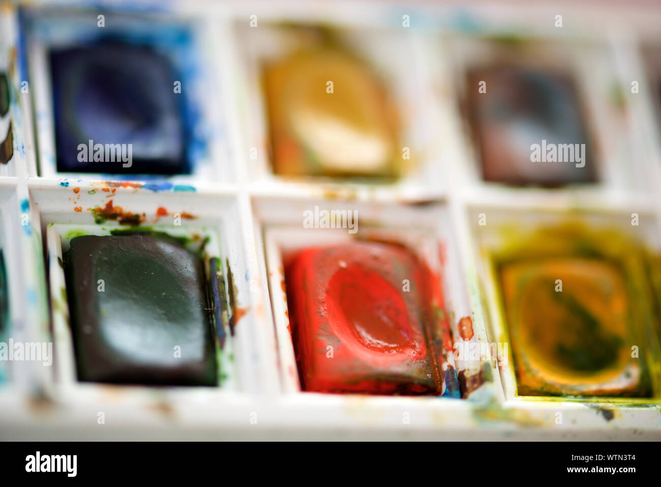 Watercolor box hi-res stock photography and images - Alamy