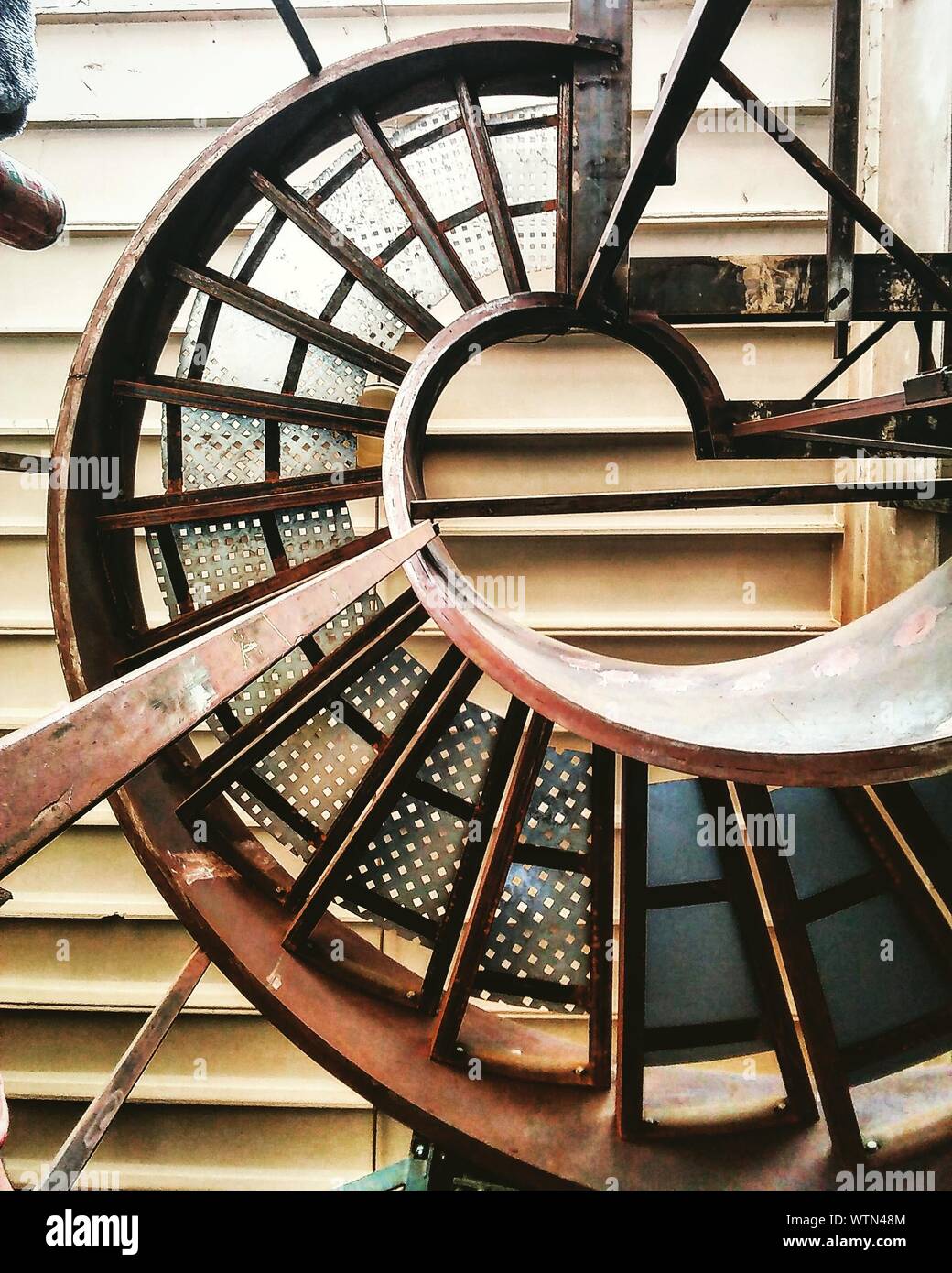 Spiral staircase aerial hi-res stock photography and images - Alamy