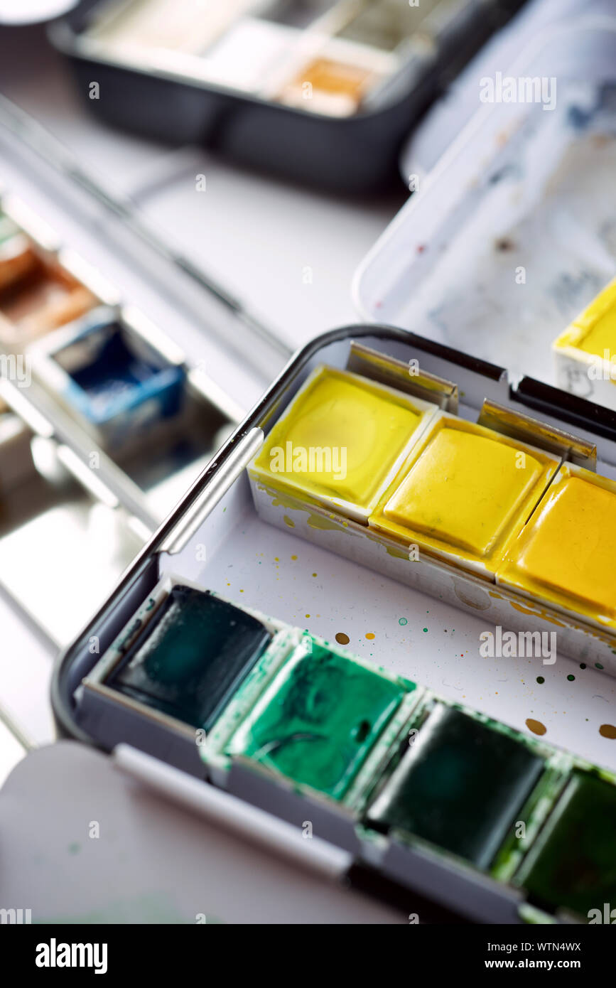 Watercolor supplies hi-res stock photography and images - Alamy