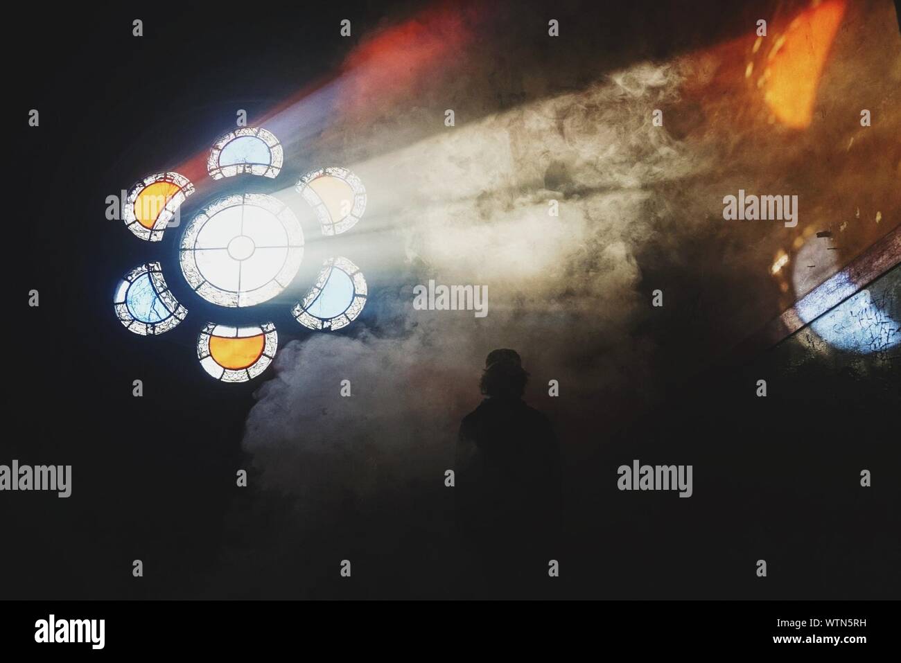 Beam light window hi-res stock photography and images - Alamy