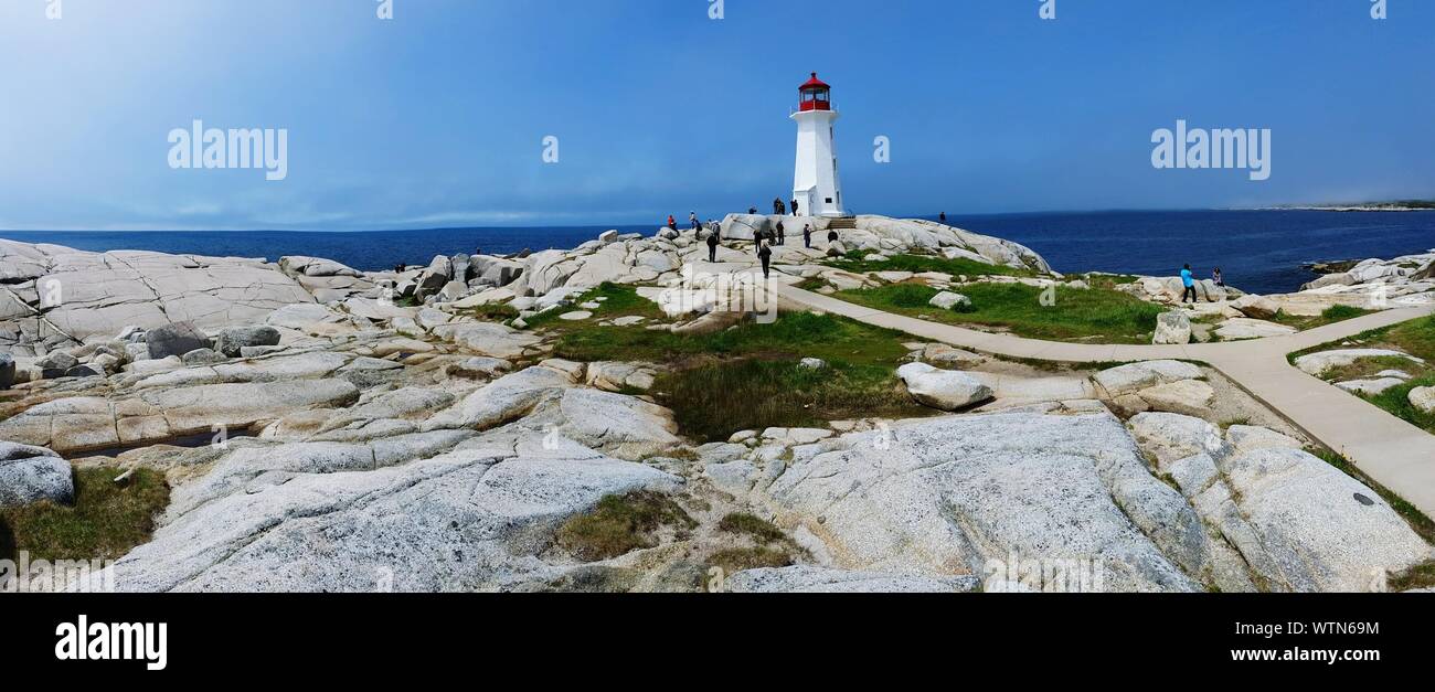 Atlantic canada cliff lighthouse hi-res stock photography and images ...