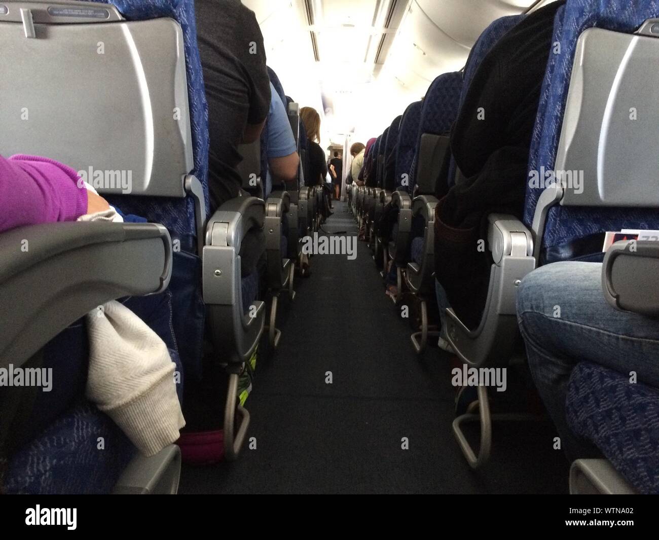 Aisle seat hi-res stock photography and images - Alamy