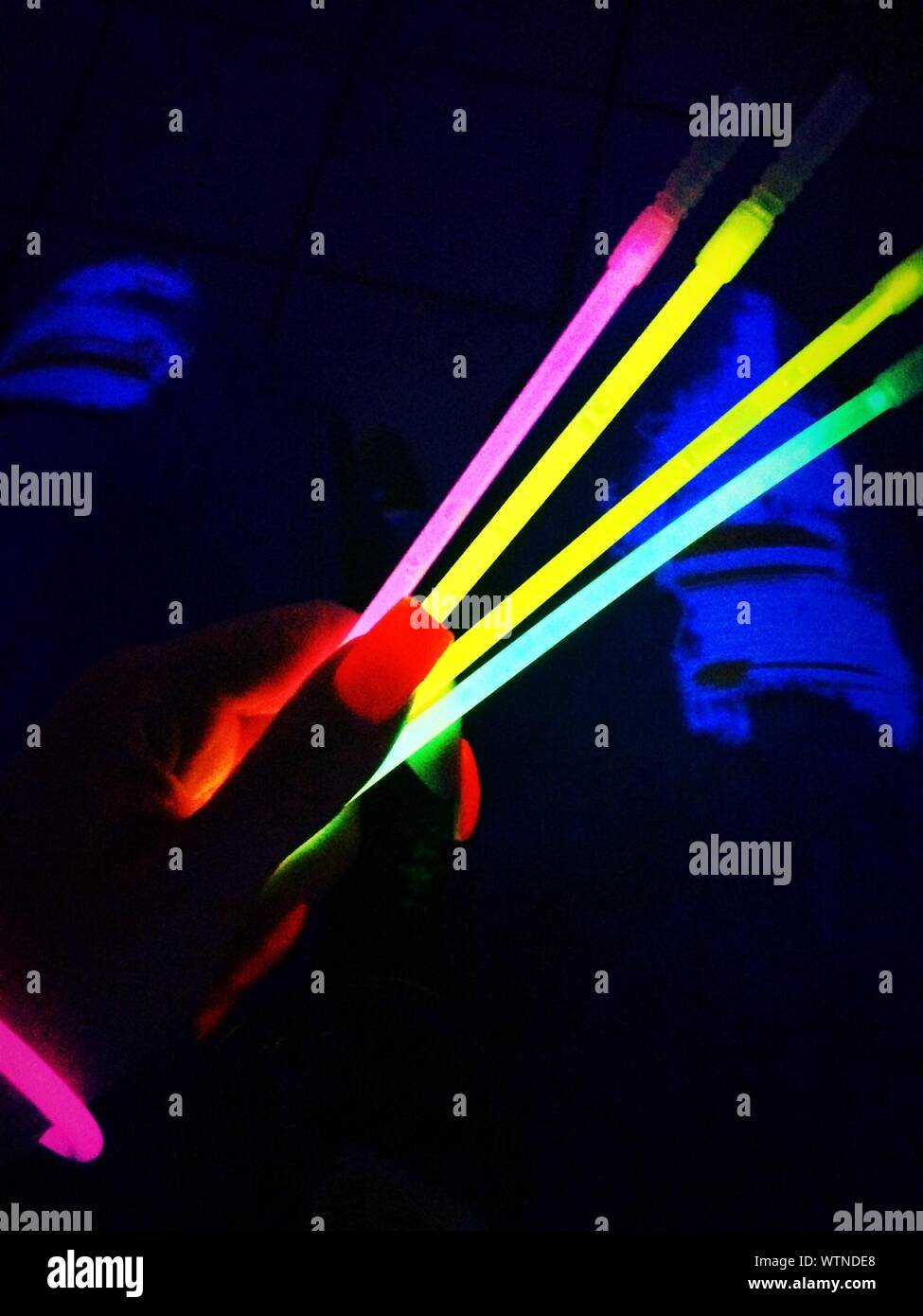 Glow sticks dark hi-res stock photography and images - Alamy