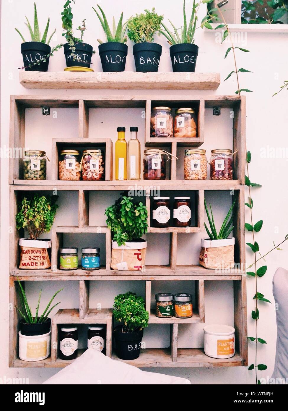 Shelf for products hi-res stock photography and images - Alamy