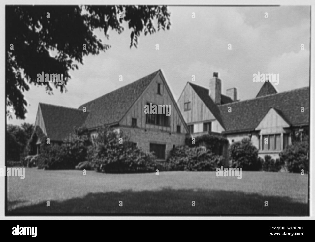 Mr. and Mrs. Joseph S. Graydon, Cobble Court, residence at Drake and ...