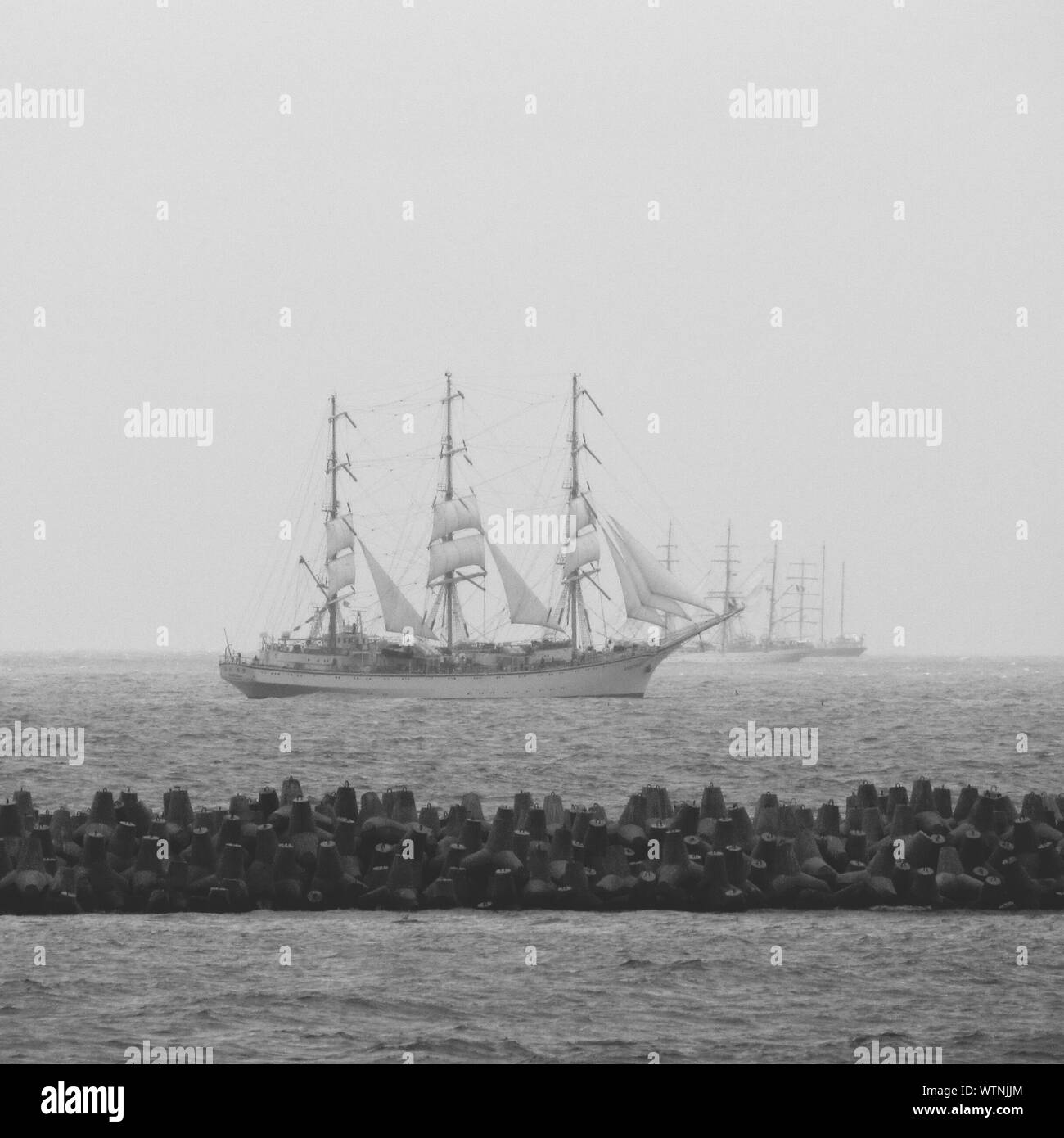 Tall mast ship Black and White Stock Photos & Images - Alamy