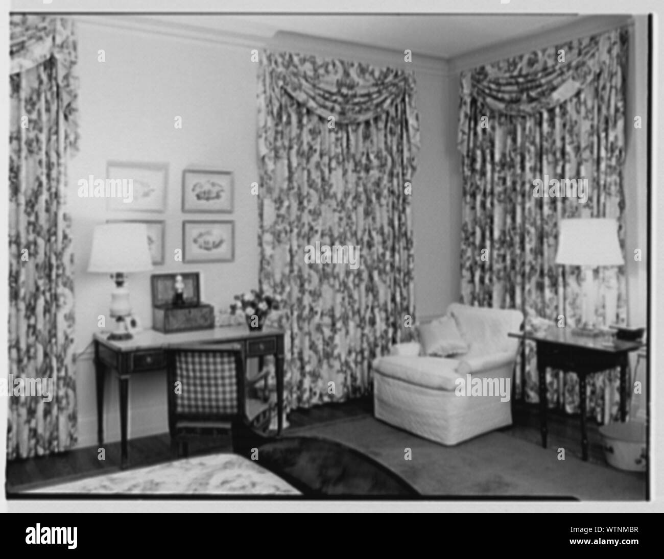 Mr. and Mrs. Theron Catlin, residence at 41 W. Brentmoor Park, Saint ...