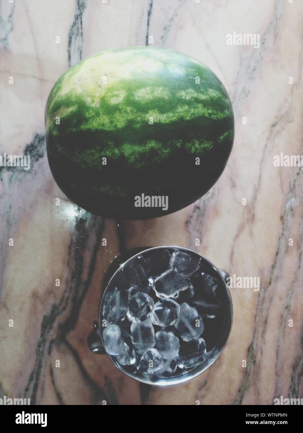 Overhead ice hi-res stock photography and images - Alamy