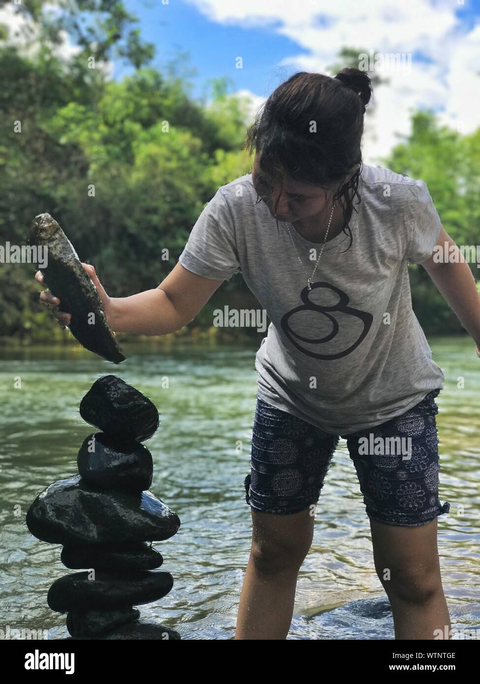 Stones stacking hi-res stock photography and images - Alamy