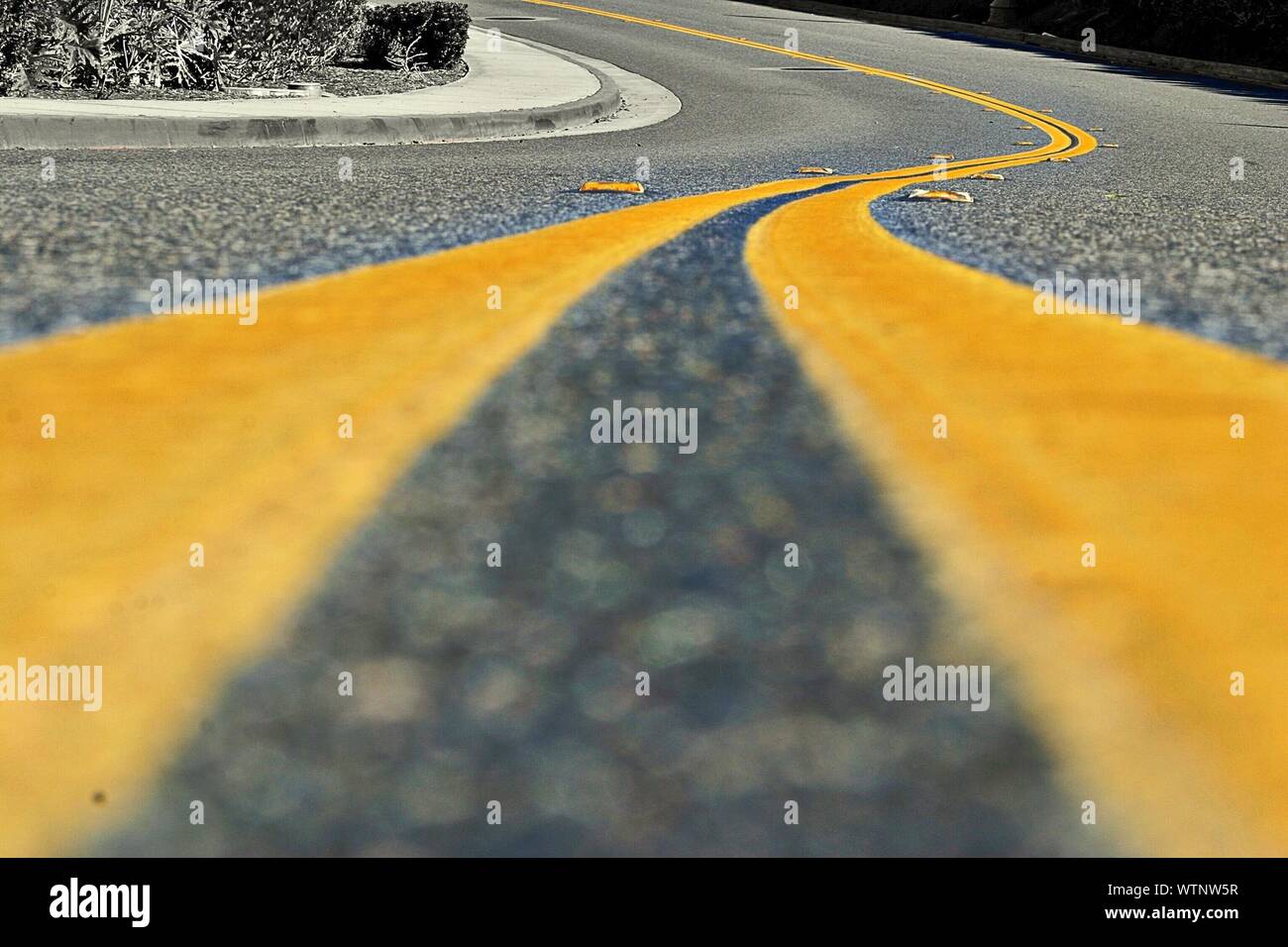 Double Yellow Line High Resolution Stock Photography and Images - Alamy