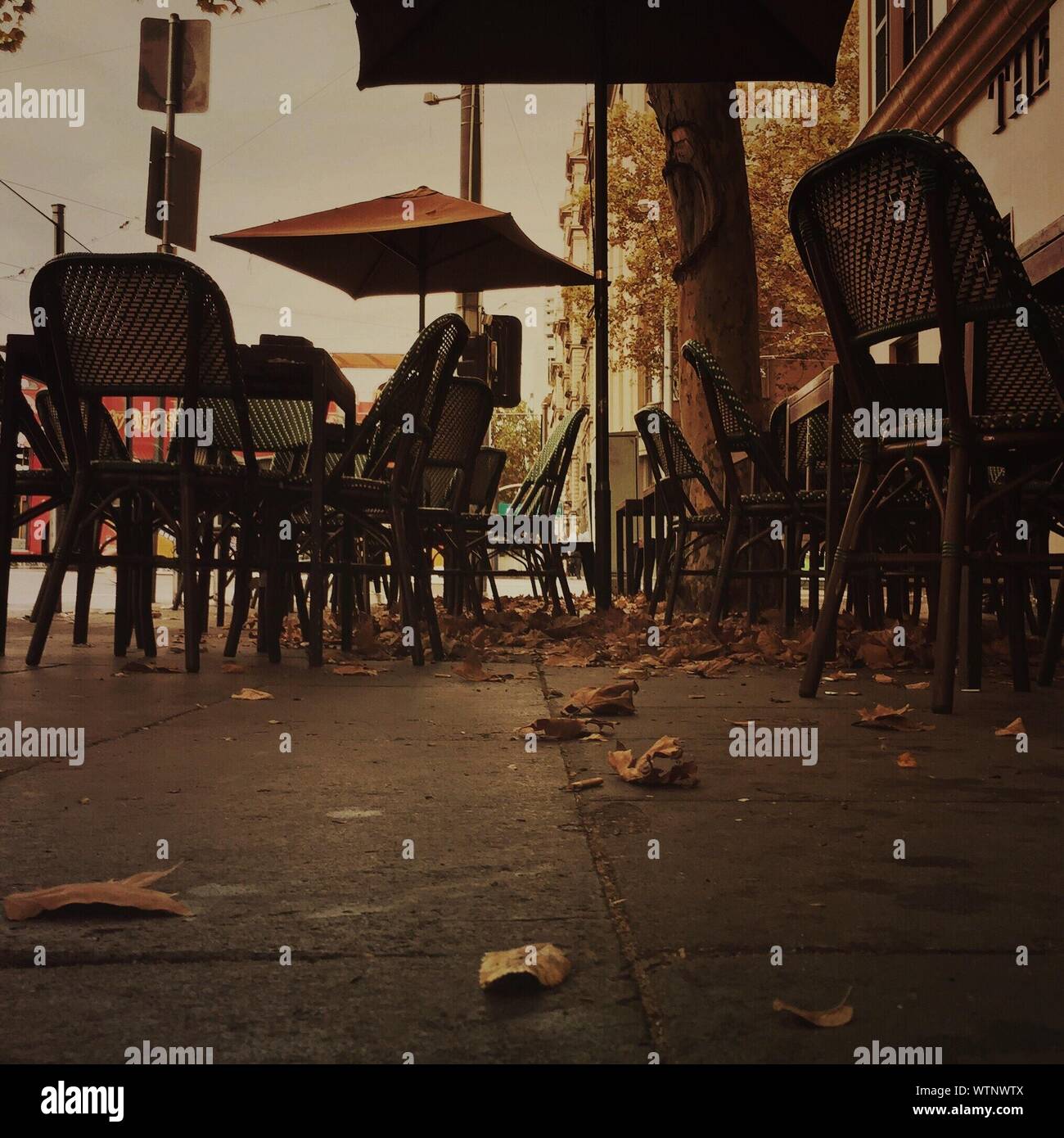 Empty pavement hi-res stock photography and images - Alamy