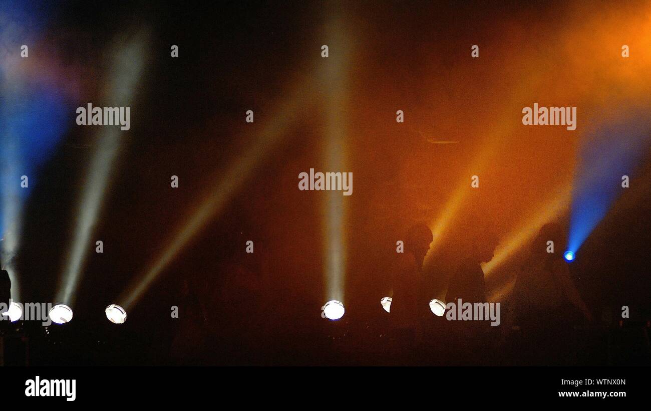 Spotlight on stage hi-res stock photography and images - Alamy