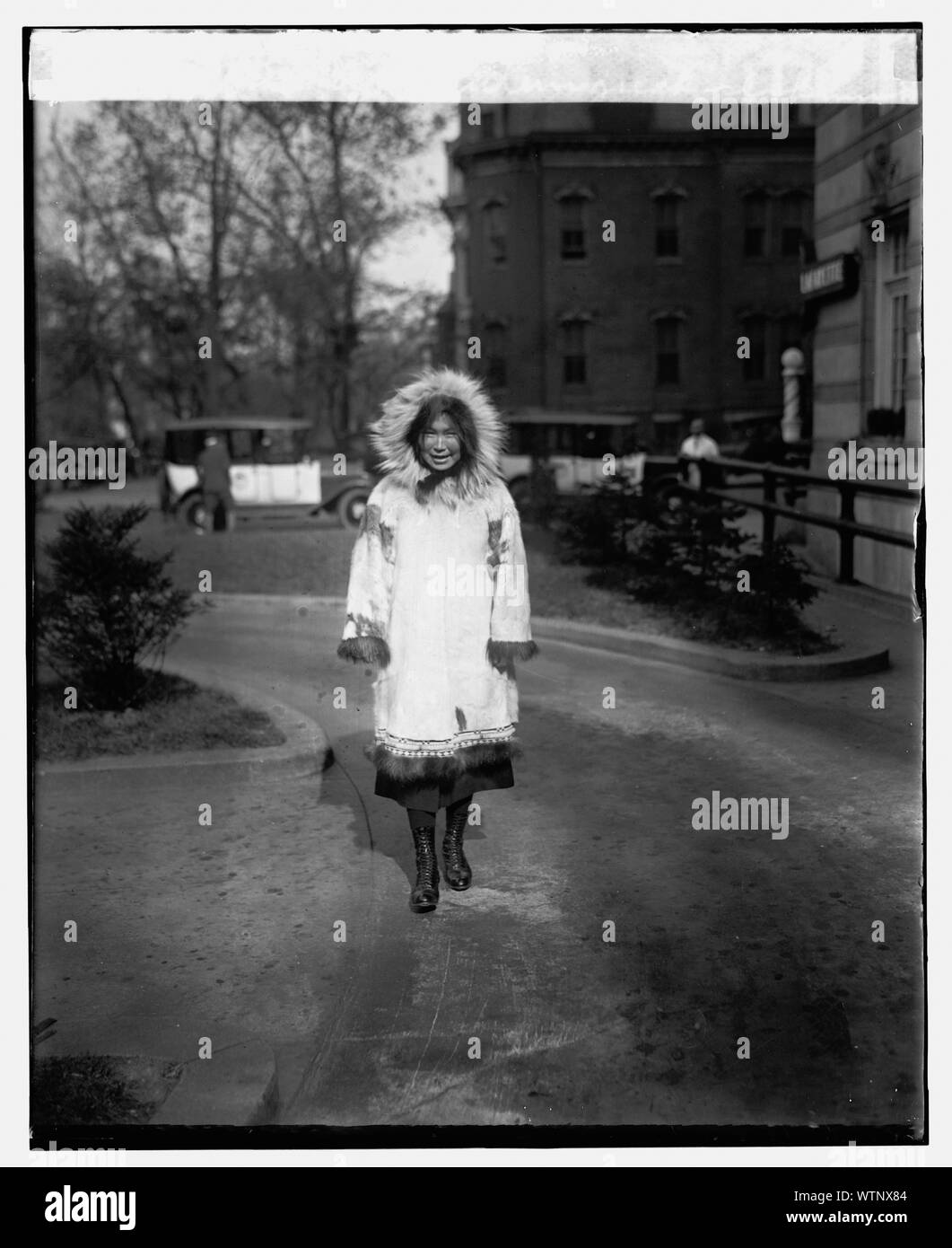 Arctic people eskimo inuit Black and White Stock Photos & Images - Alamy