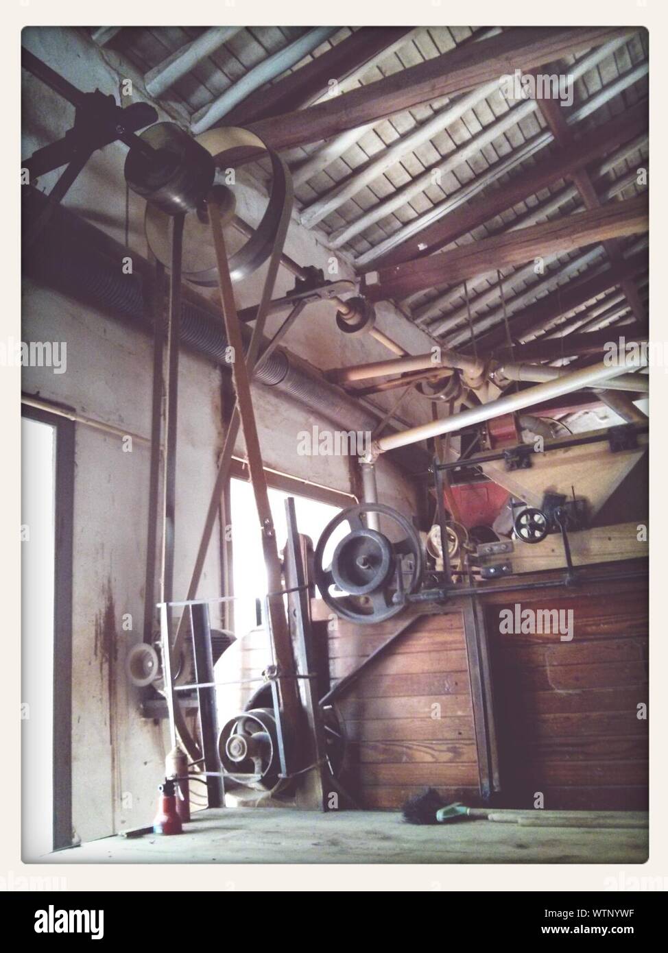 Old factory ceiling hi-res stock photography and images - Alamy