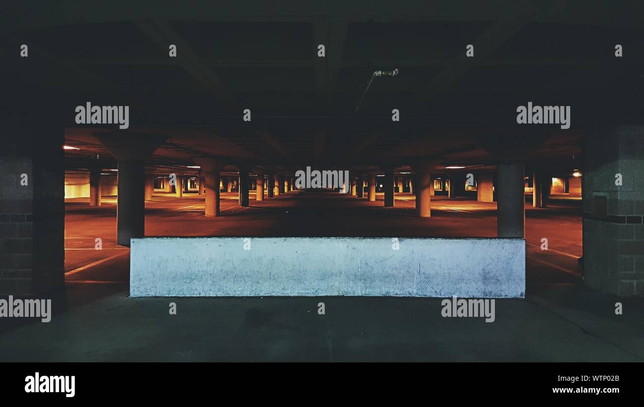 Empty the garage hi-res stock photography and images - Alamy