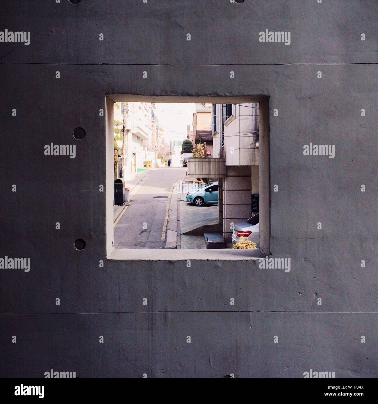 Street view through window hi-res stock photography and images - Alamy