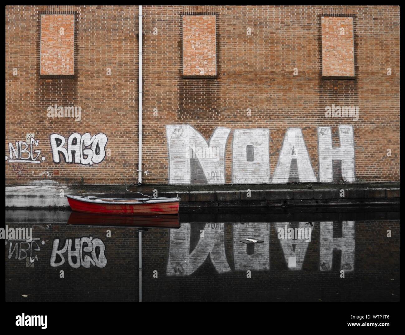 Brick in water hi-res stock photography and images - Alamy