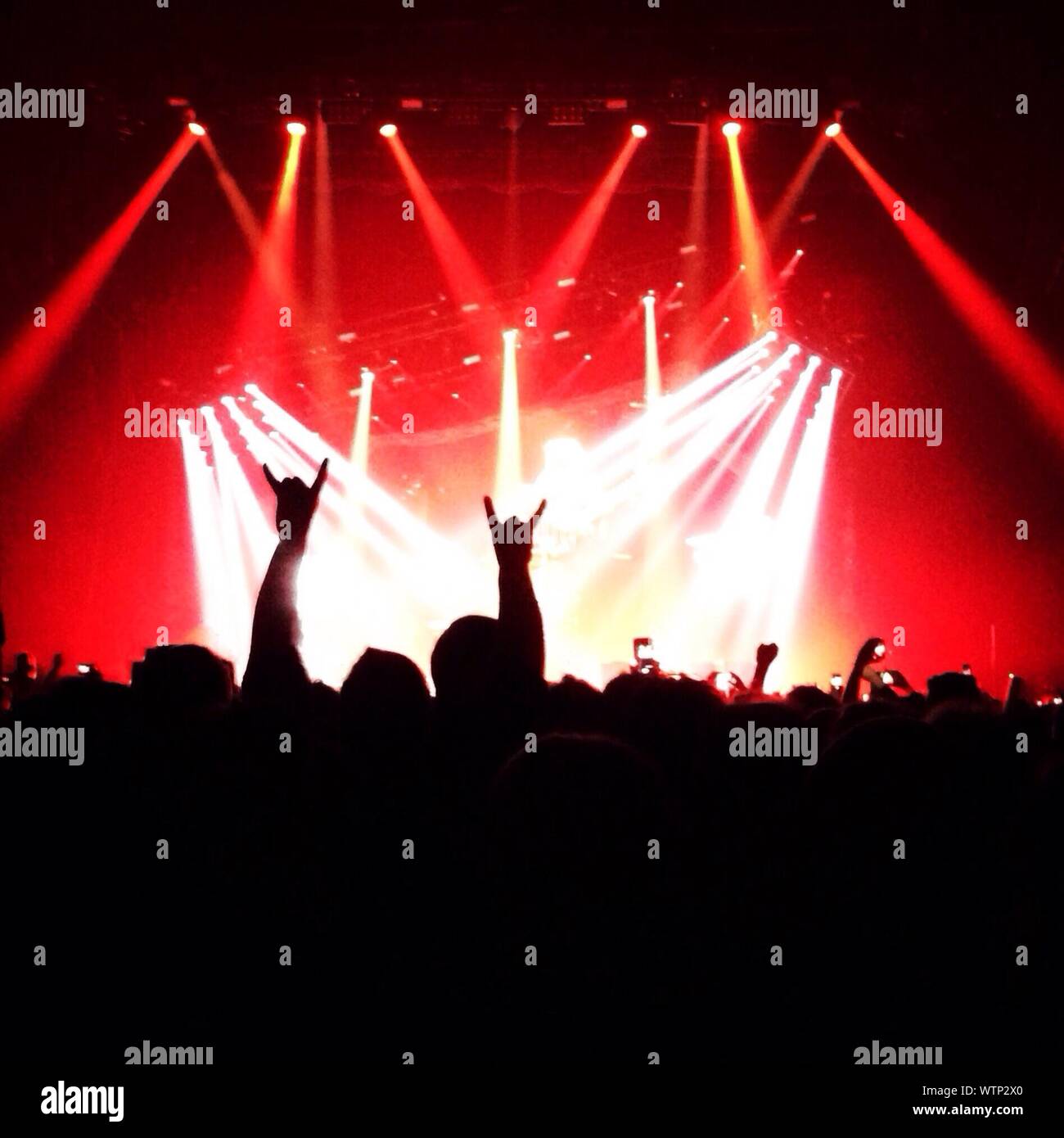 Large group of spectators hi-res stock photography and images - Alamy