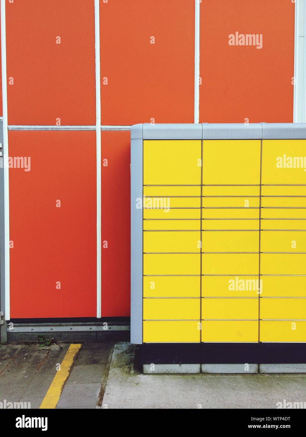 Yellow Panel High Resolution Stock Photography and Images - Alamy