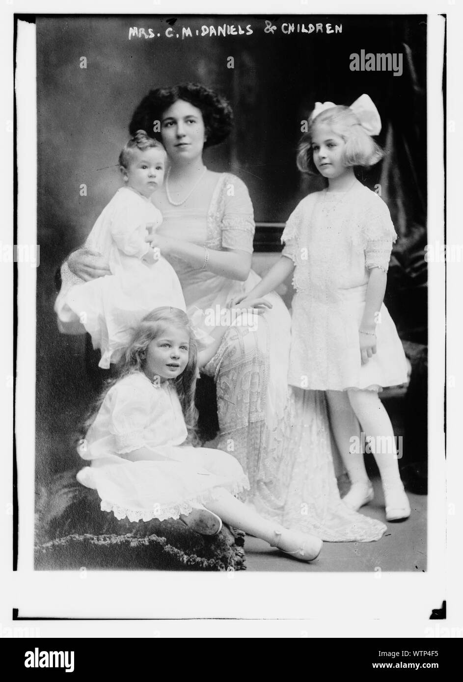 Mrs. C.M. Daniels and children Stock Photo - Alamy
