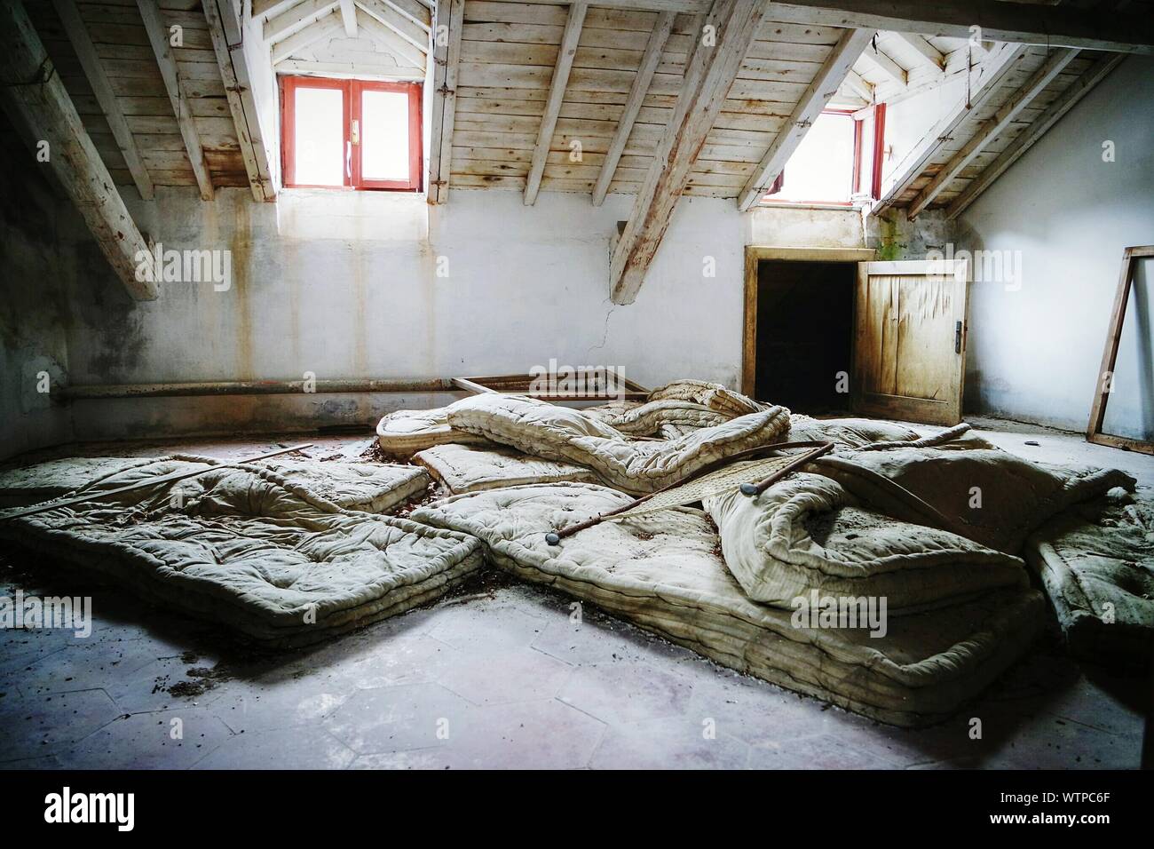 House interior building process hi-res stock photography and images - Alamy