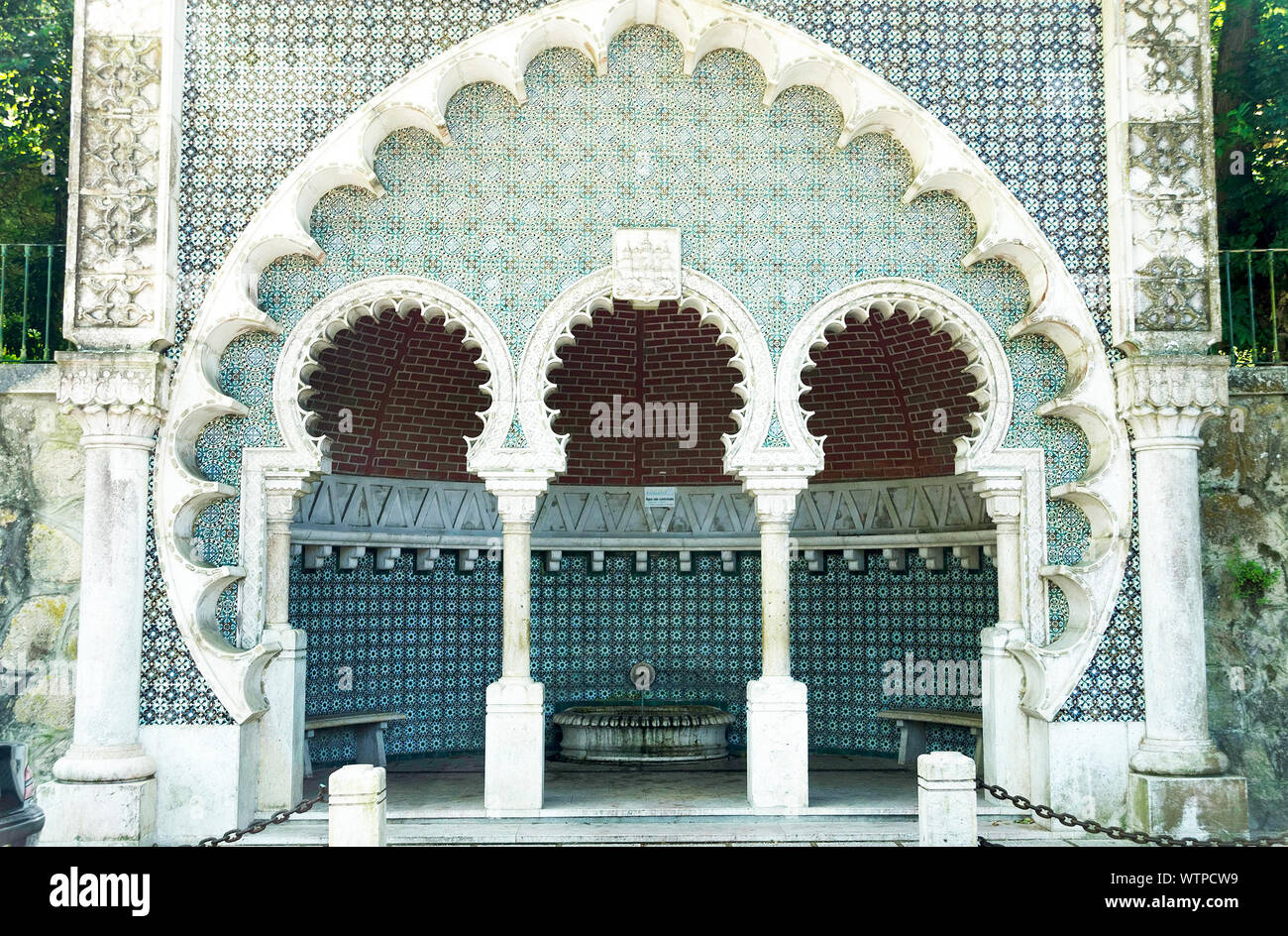 Moorish fountain hi-res stock photography and images - Alamy
