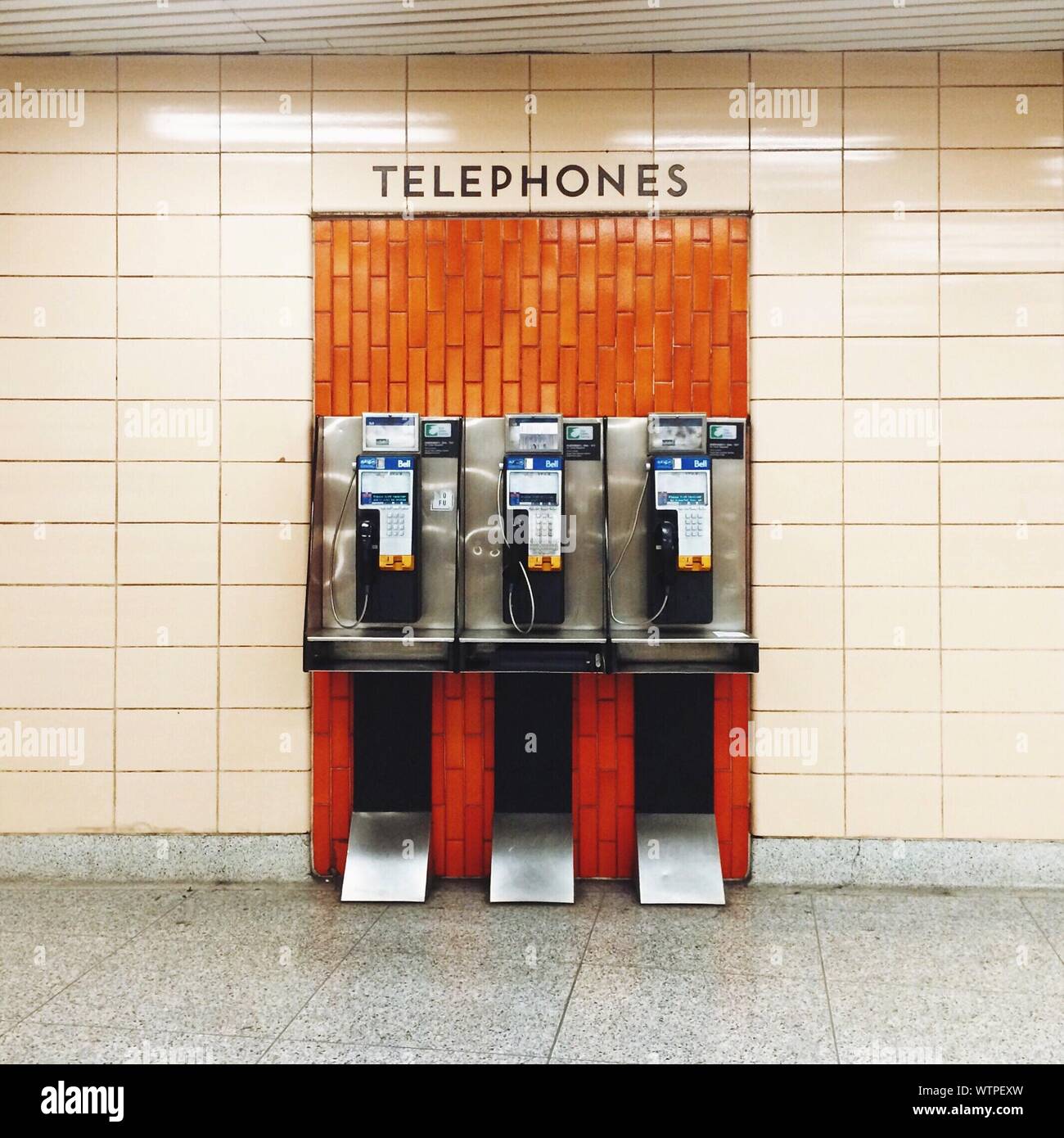 Subway phone hi-res stock photography and images - Alamy