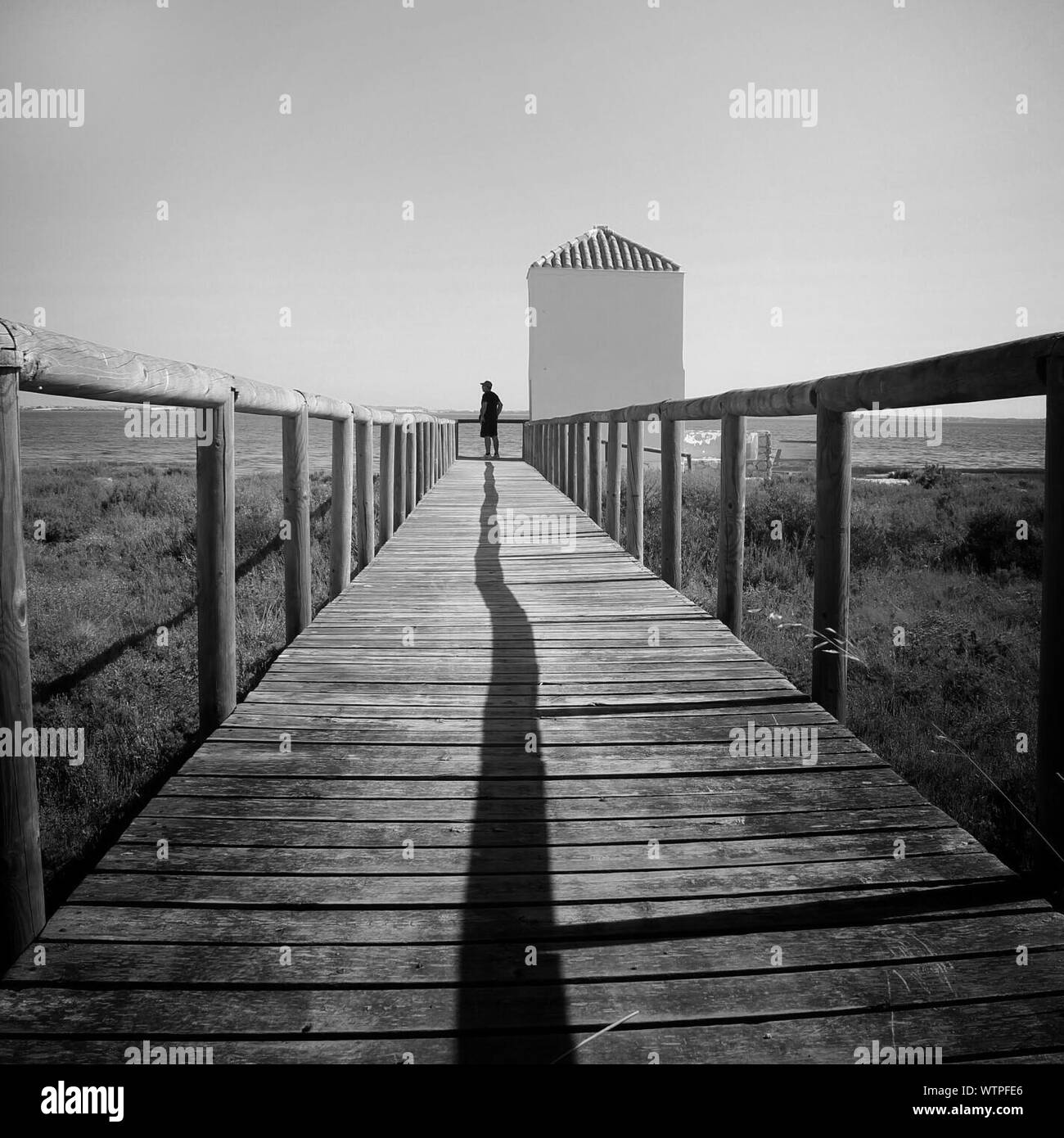 Pier edge hi-res stock photography and images - Alamy