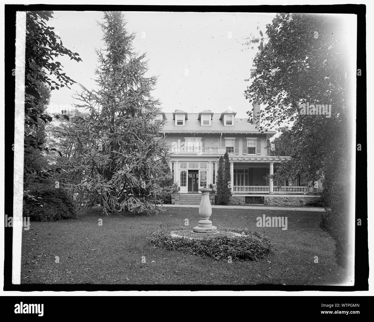 England building house Cut Out Stock Images & Pictures - Alamy